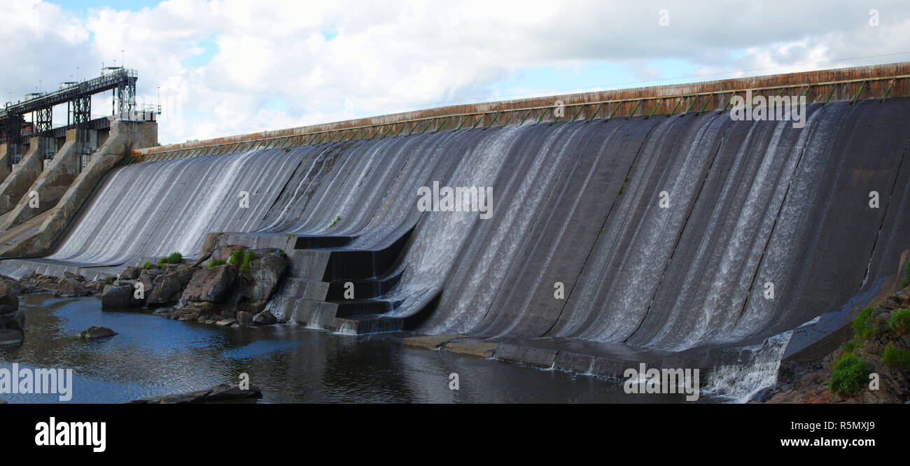 hydroelectricity powerstation waterfall reservoir turbine electricity ...