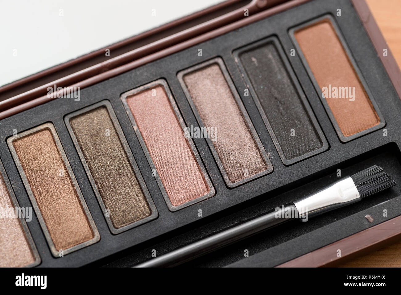 Eye shadow pallet close hi-res stock photography and images - Alamy