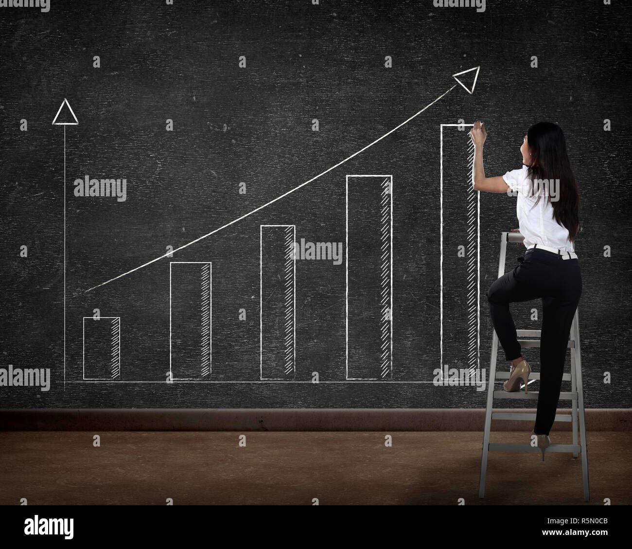 Female teacher drawing graph hi-res stock photography and images - Alamy