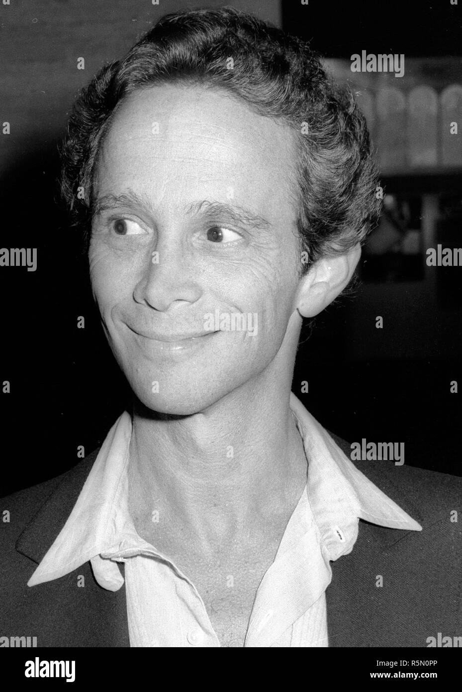 Joel Grey 1978 Photo By Adam Scull/PHOTOlink/MediaPunch Stock Photo - Alamy