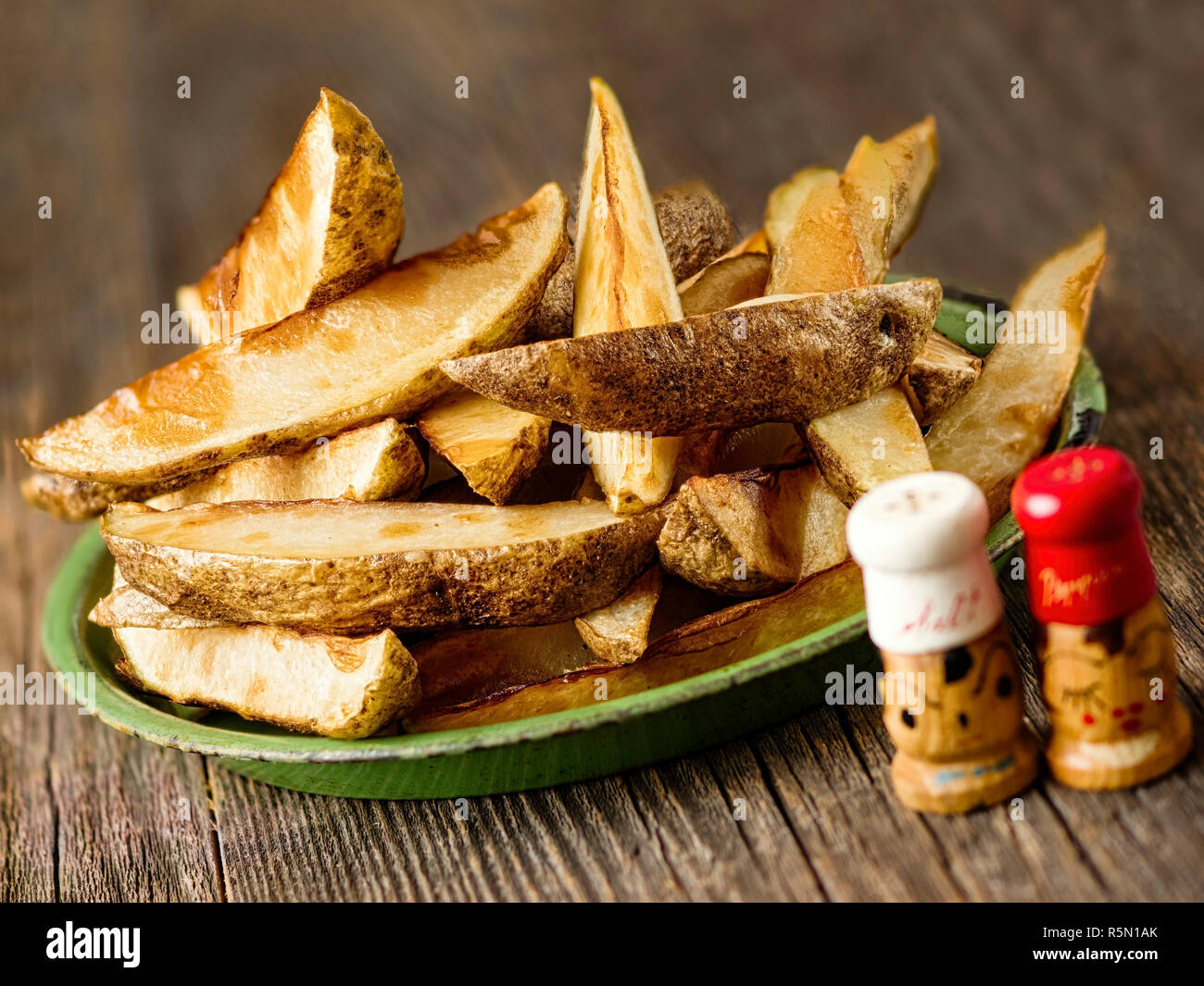rustic potato chips Stock Photo - Alamy
