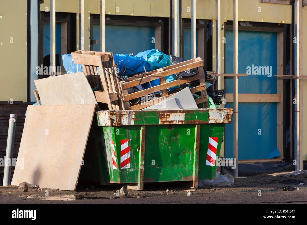 Overloaded skip hi-res stock photography and images - Alamy