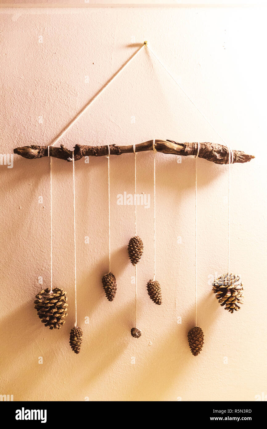 Hung strings hi-res stock photography and images - Alamy