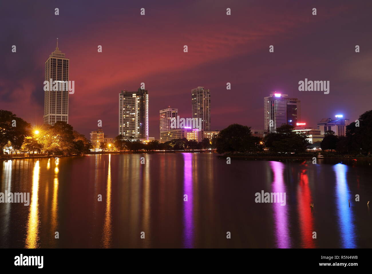 Colombo tempel hi-res stock photography and images - Alamy