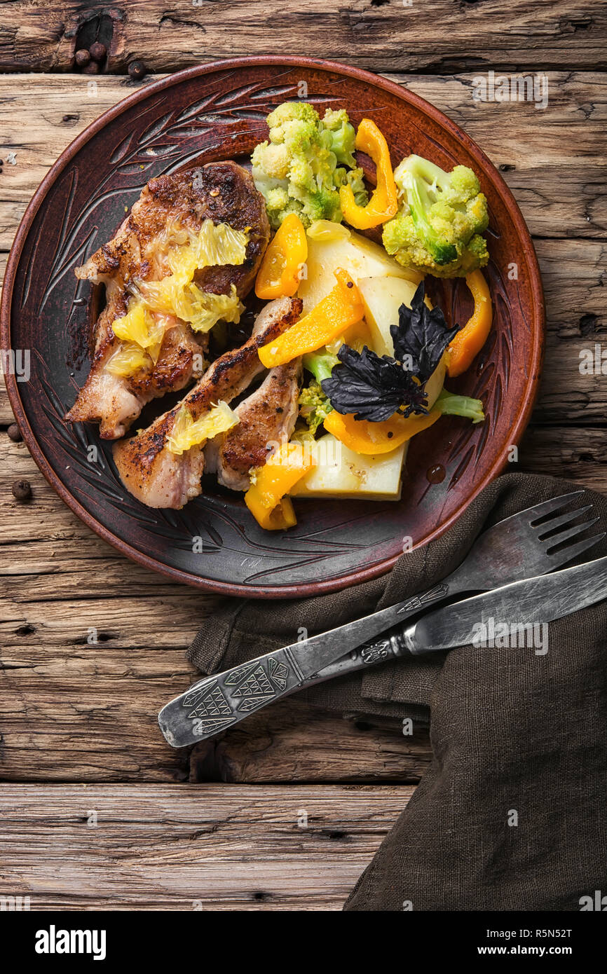 Beef stew in ceramic pot Stock Photo - Alamy