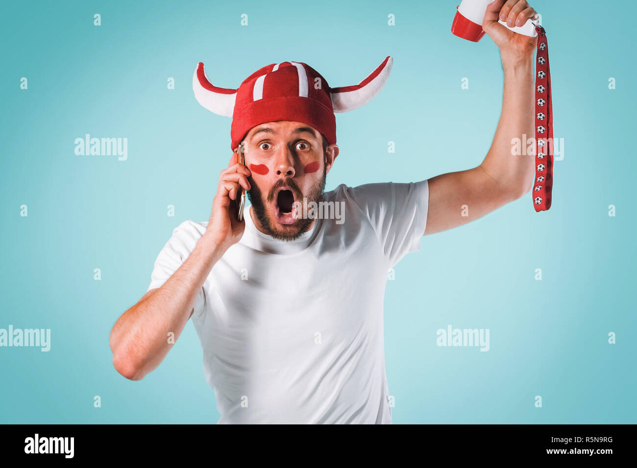 Guy playing football hi-res stock photography and images - Alamy