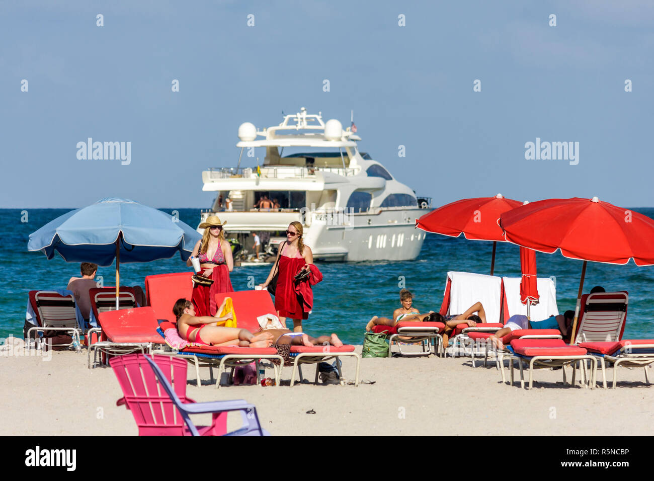 Sunbathers South Beach Miami Beach Stock Photos & Sunbathers South ...