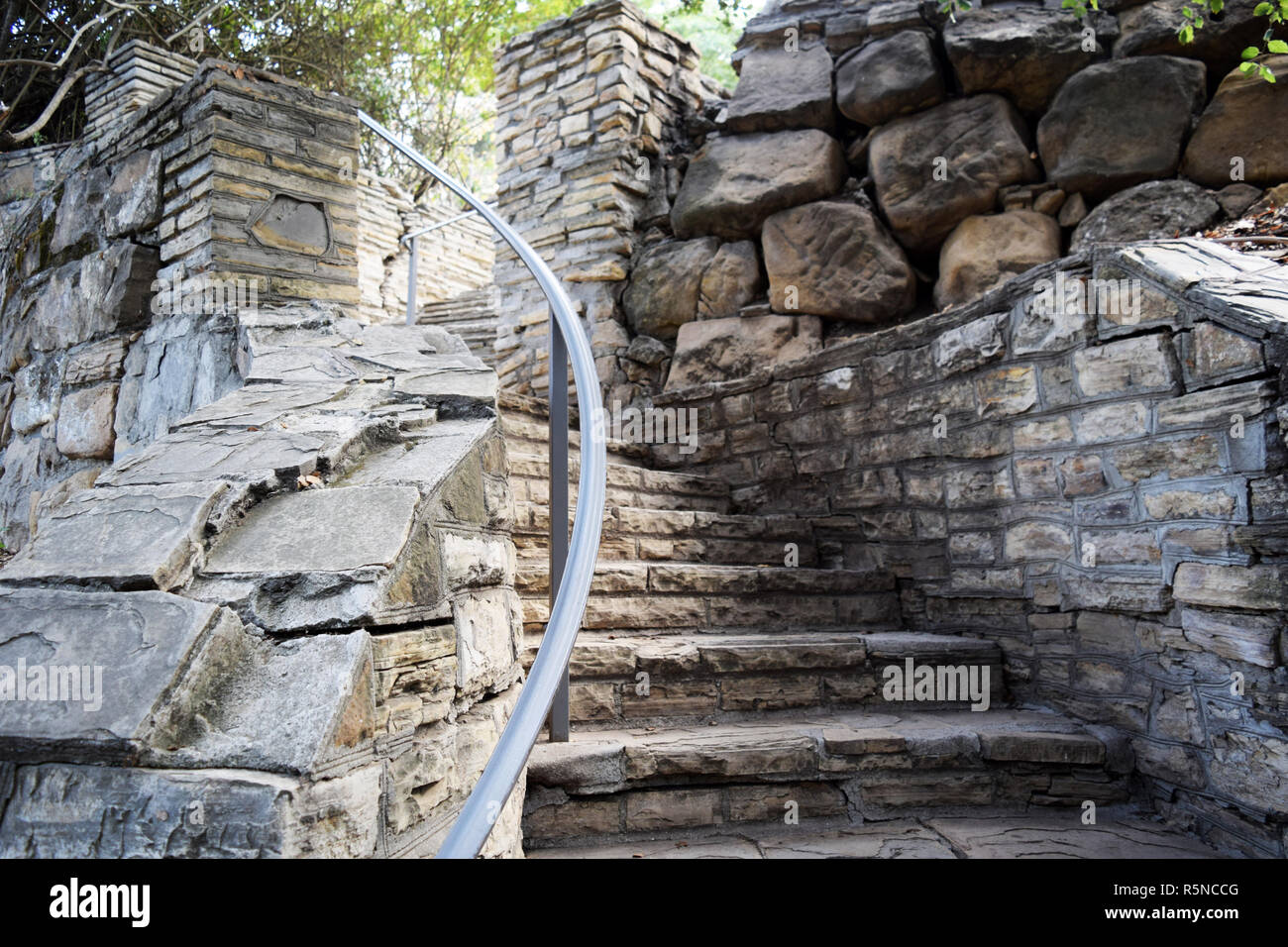 Round stone steps garden hi-res stock photography and images - Alamy