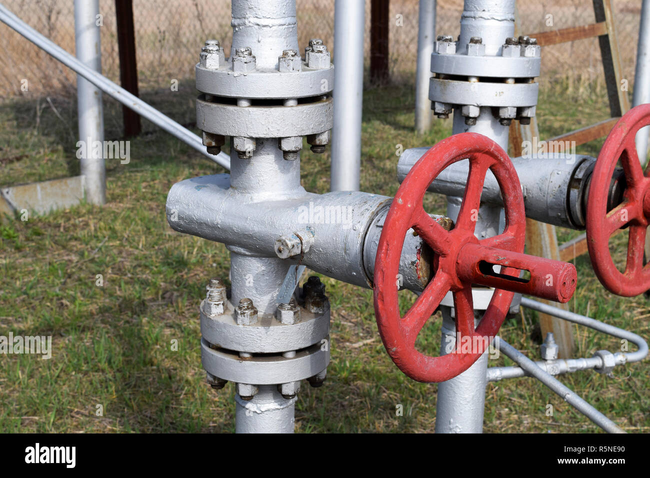 Oil shut off valve hi-res stock photography and images - Alamy