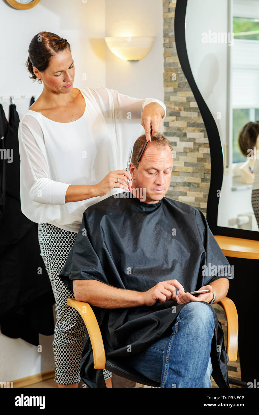 Friseur stylist friseur friseur hi-res stock photography and images - Alamy