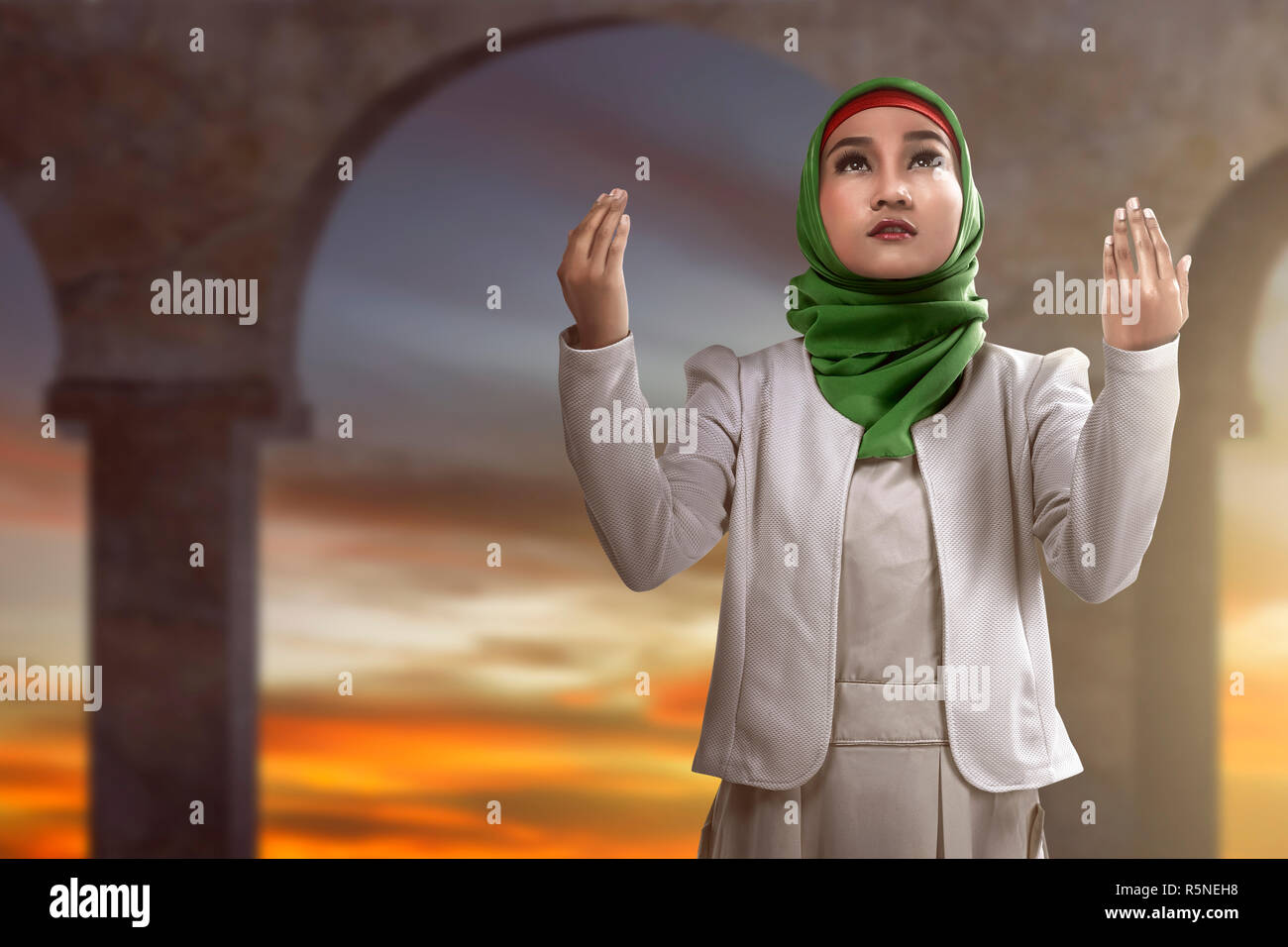 Muslim Woman Praying Stock Photos & Muslim Woman Praying Stock Images ... Muslim Woman Praying Stock Photos & Muslim Woman Praying Stock Images ...