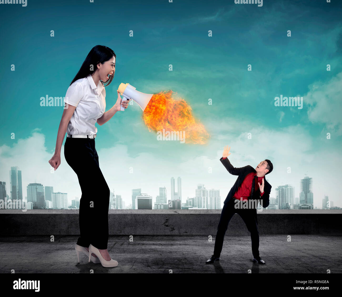 Giant woman small man hi-res stock photography and images - Alamy