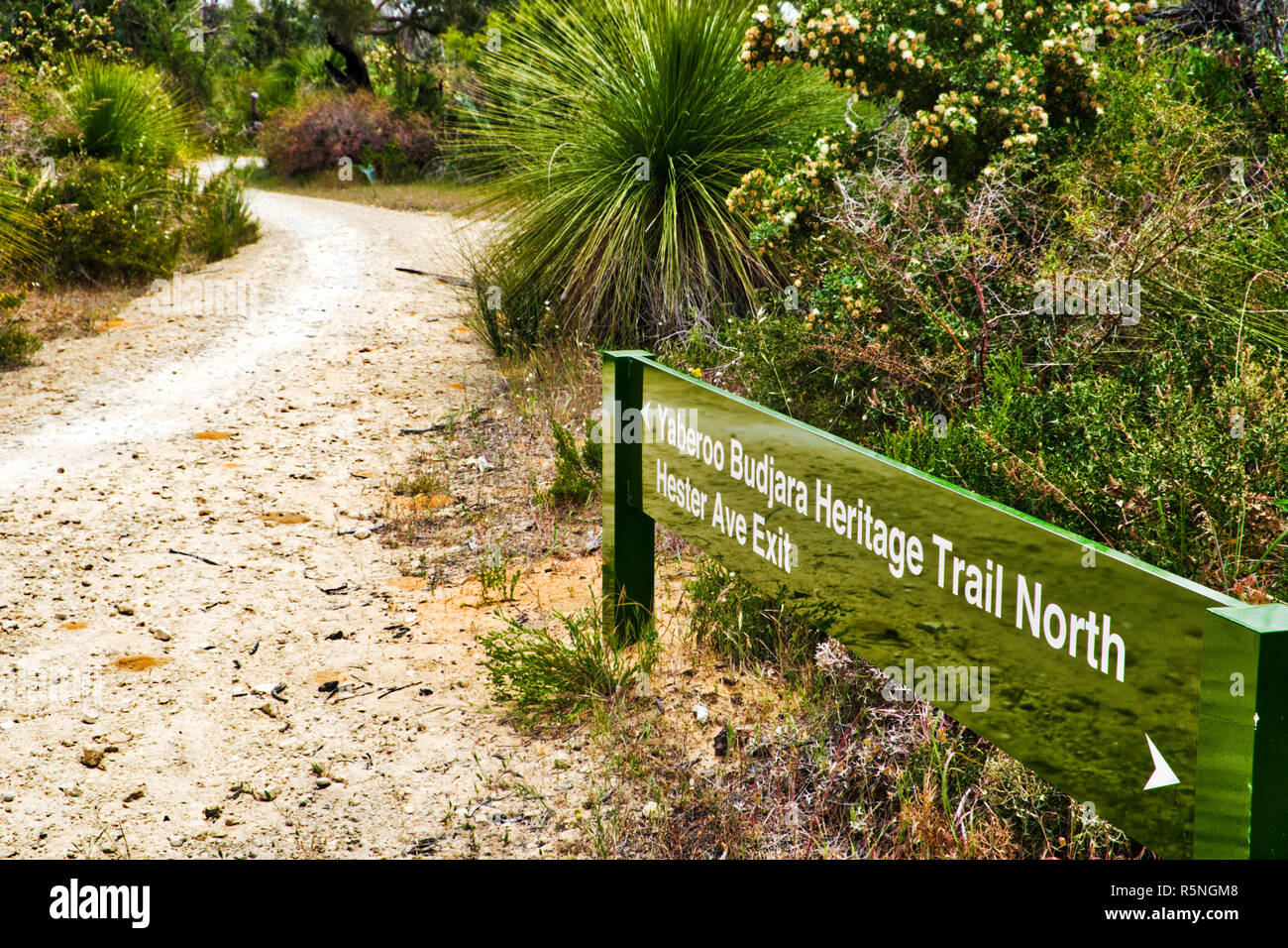 Cream crushed limestone trail hi-res stock photography and images - Alamy