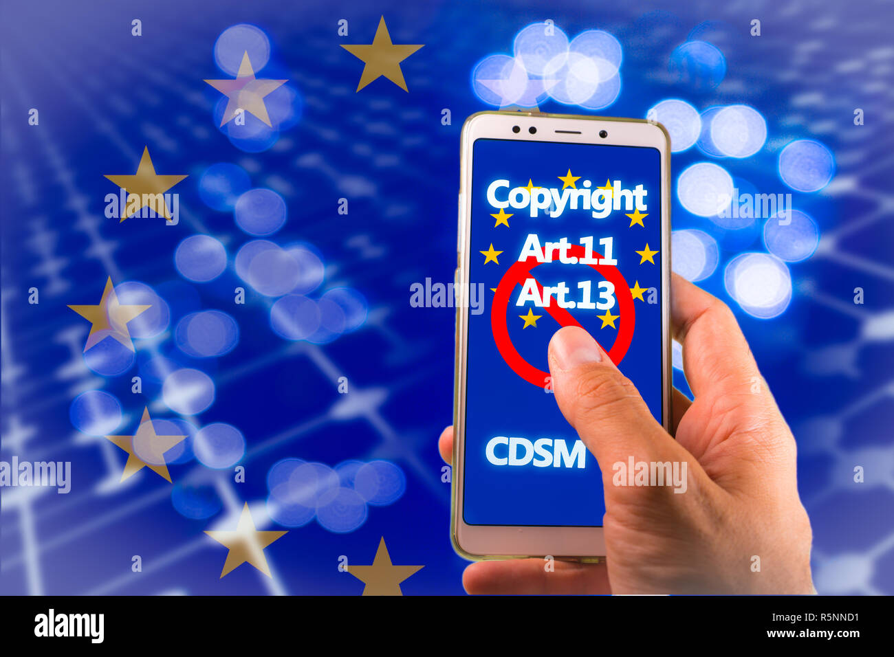 Smartphone with Copyright and EU flag on screen. CDSM metaphor Stock ...