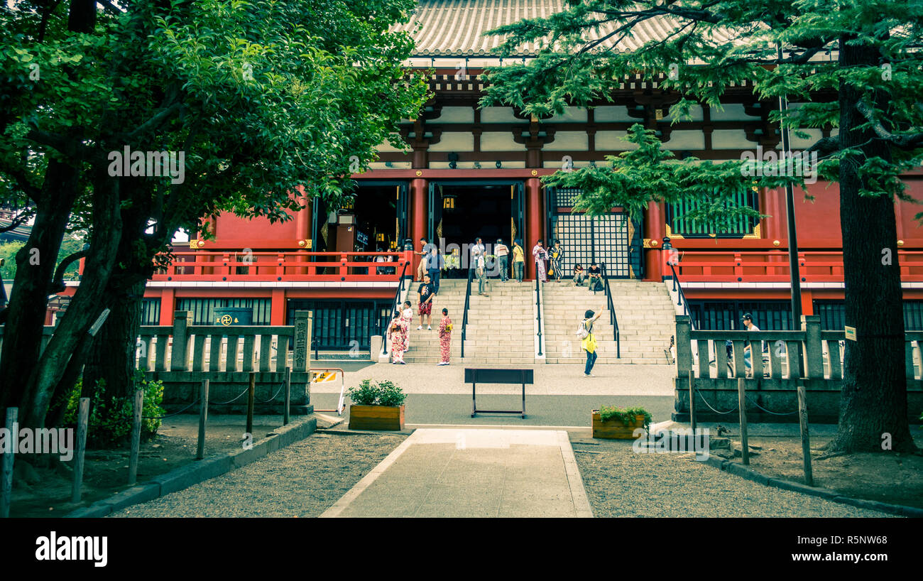 Five storey buildings hi-res stock photography and images - Alamy