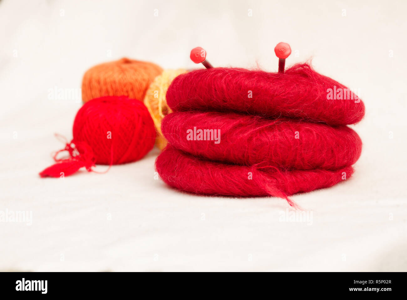 Wool knot hi-res stock photography and images - Alamy