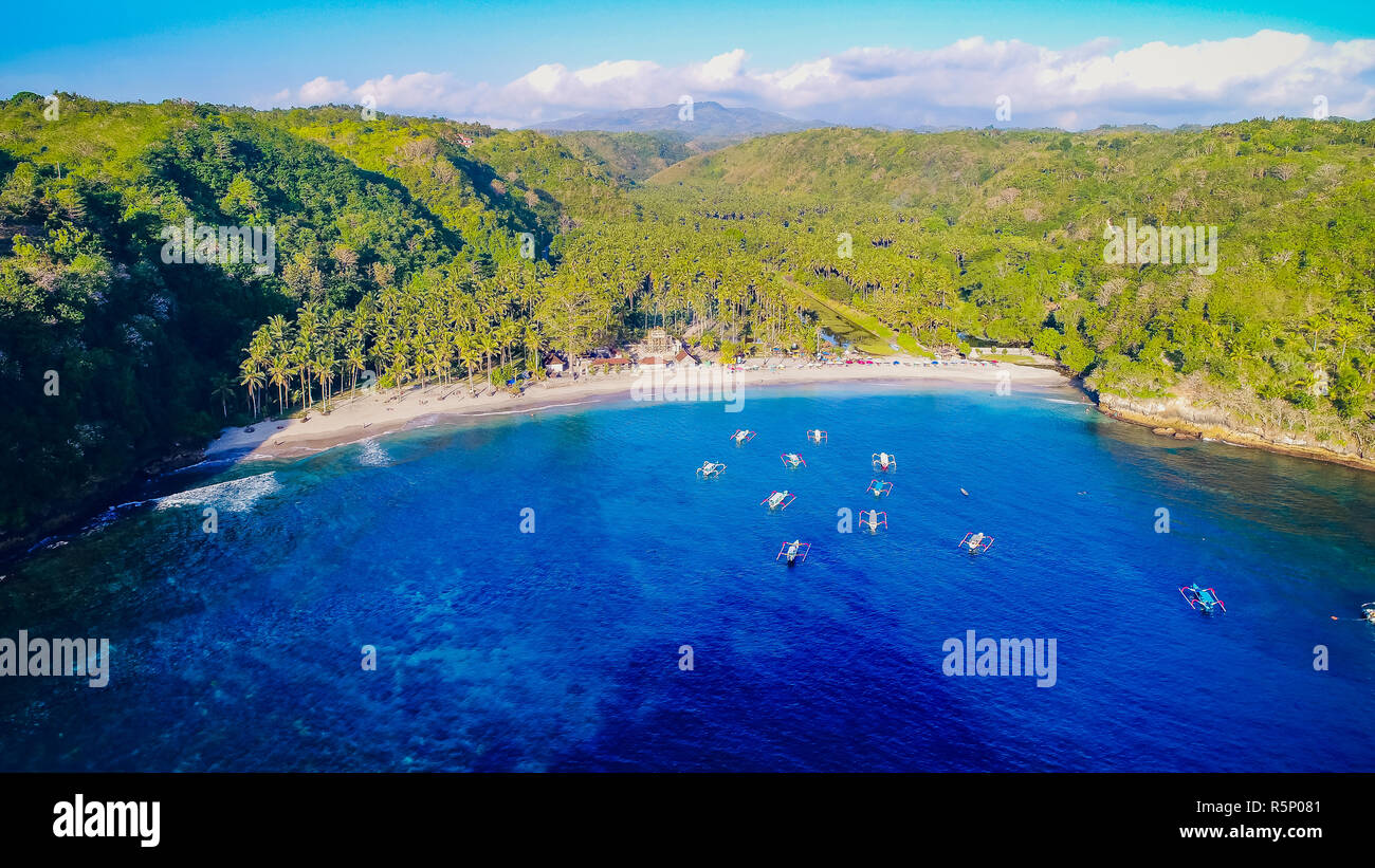 Crystal Bay beach at Nusa Penida island. Indonesia Stock Photo - Alamy