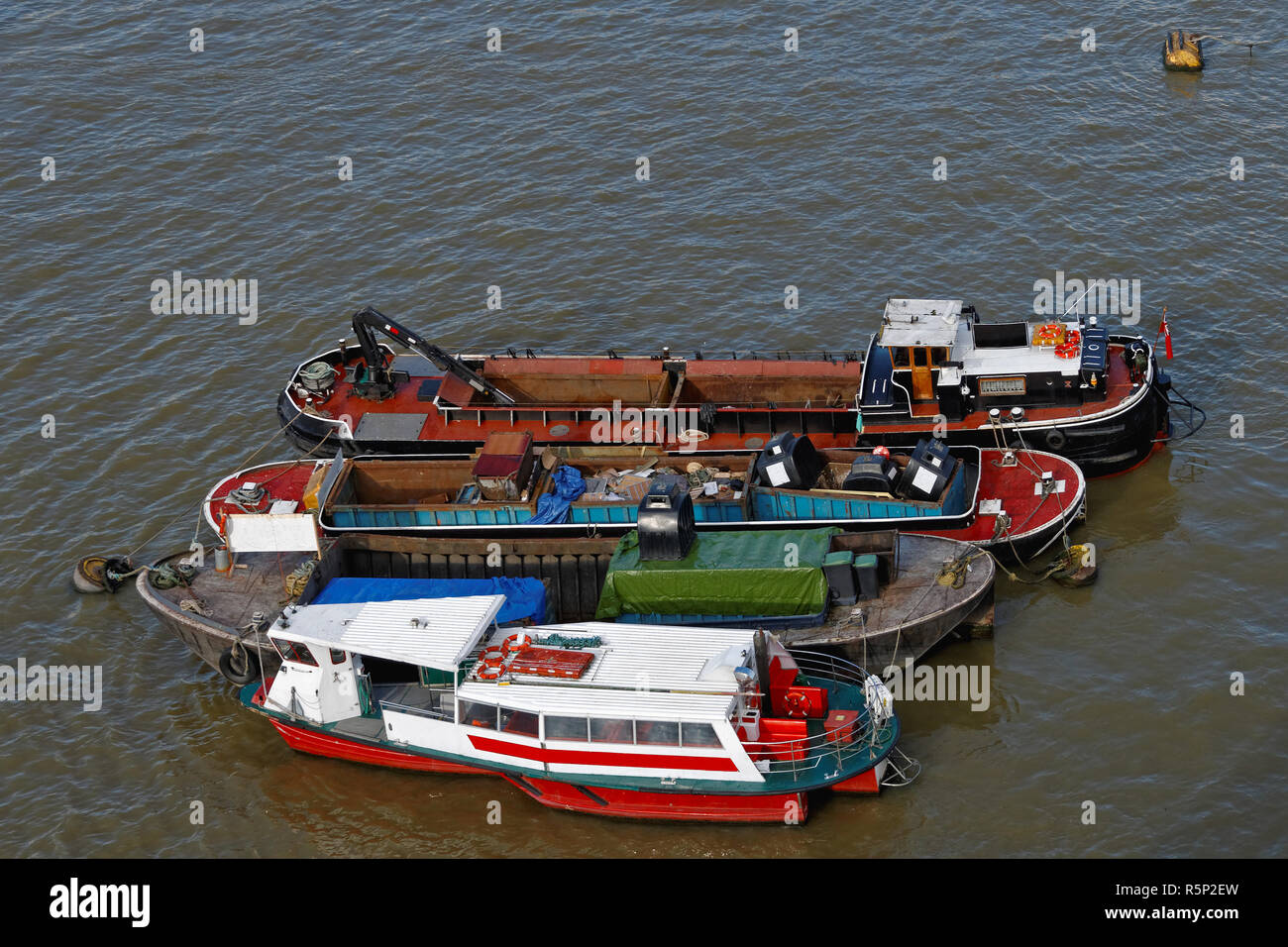 Sailing barges boat hi-res stock photography and images - Alamy
