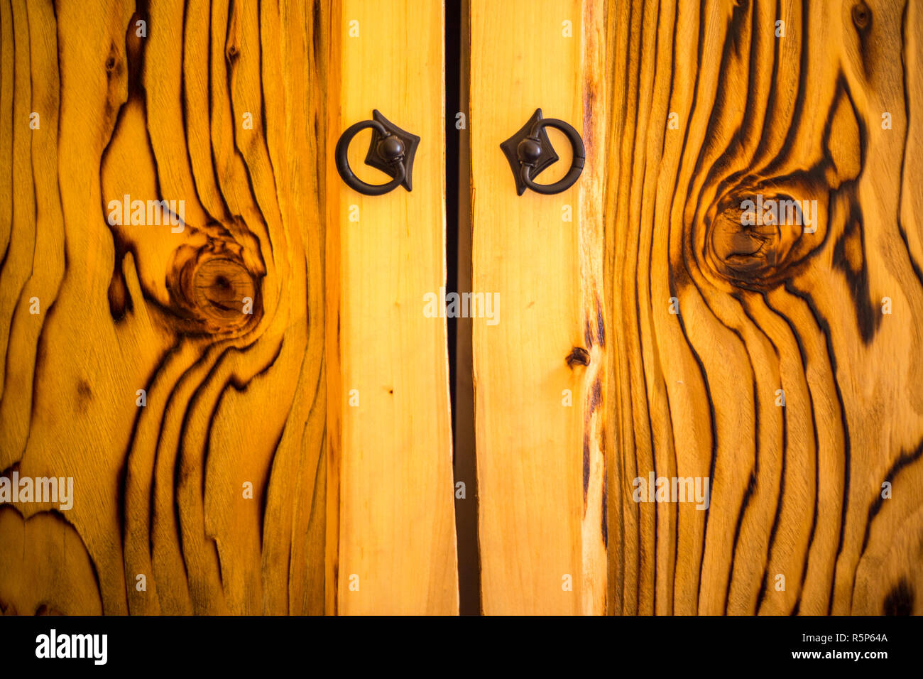 Scorched wood color and texture closeup Stock Photo - Alamy