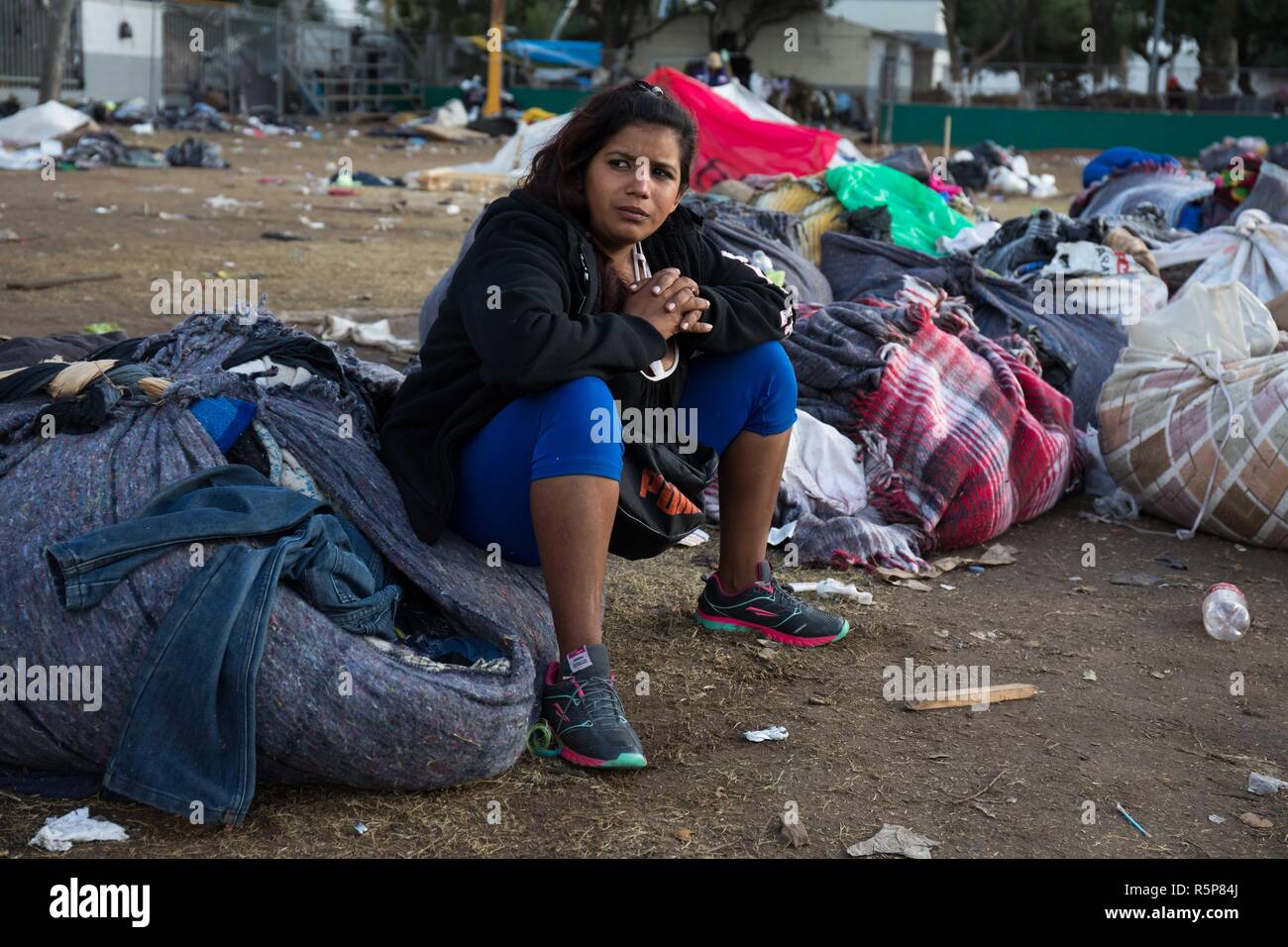 Tijuana, Mexico. 1st Dec, 2018. MIGRANTS MOVING SHELTER IN TIJUANA ...