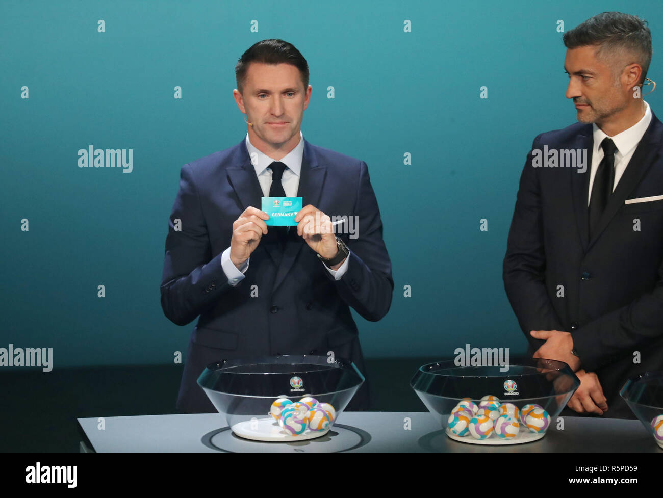 Dublin, Ireland. 02nd Dec, 2018. The Irishman Robbie Keane shows the ...