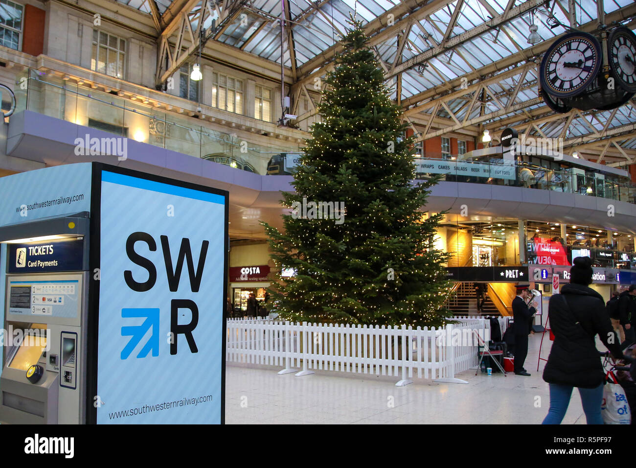 Waterloo Rail Station. London, UK. 2 Dec 2018 - A giant Christmas tree ...