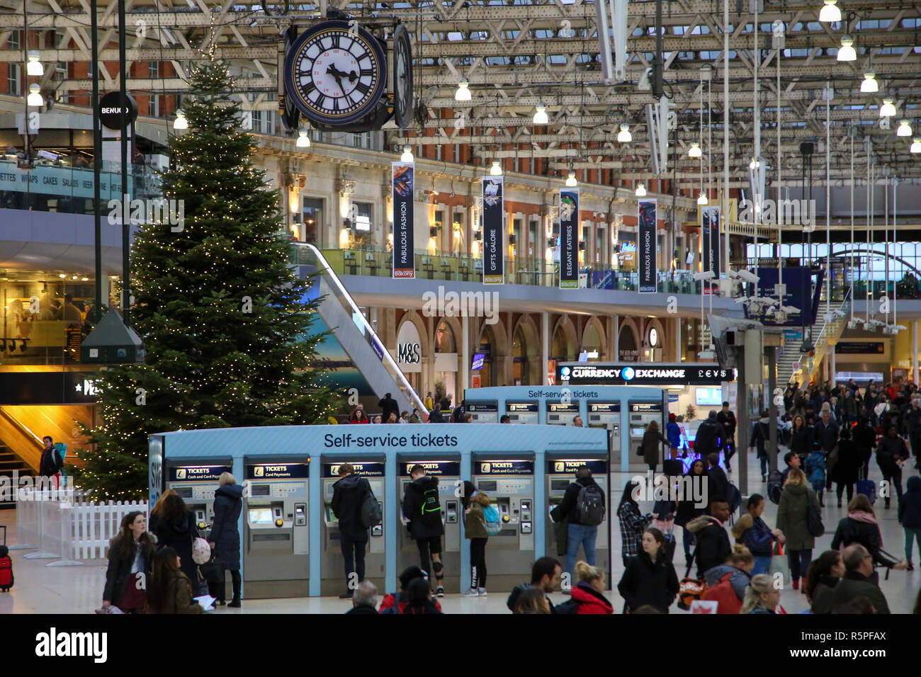 Waterloo Rail Station. London, UK. 2 Dec 2018 - A giant Christmas tree ...