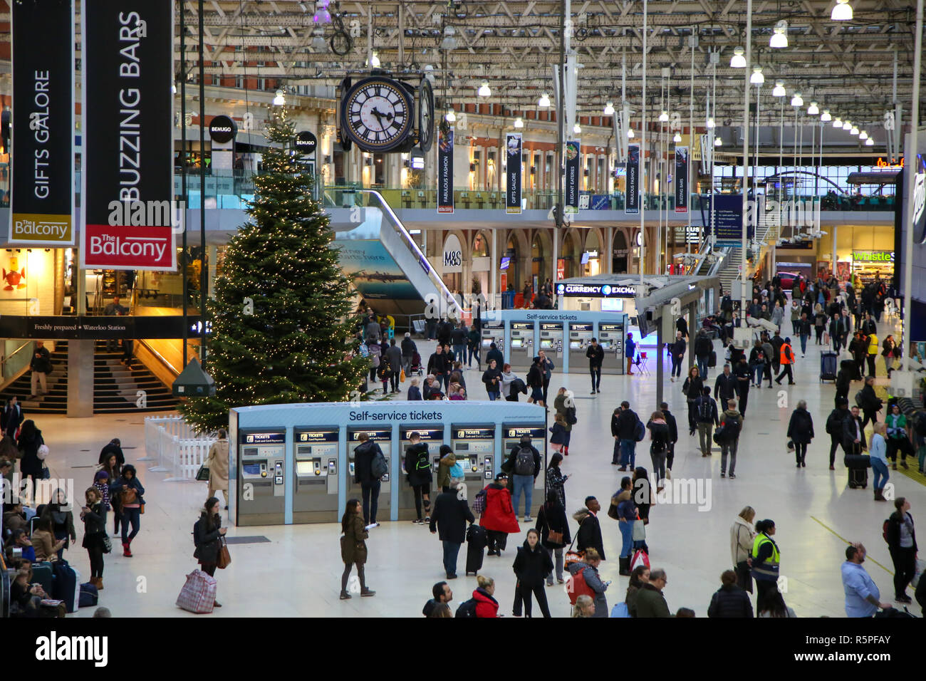 Waterloo Rail Station. London, UK. 2 Dec 2018 - A giant Christmas tree ...