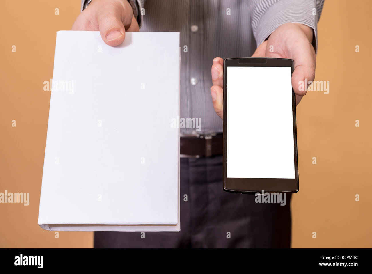 Phone vs book hi-res stock photography and images - Alamy