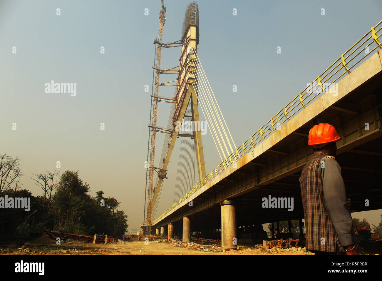signature bridge delhi india Stock Photo - Alamy