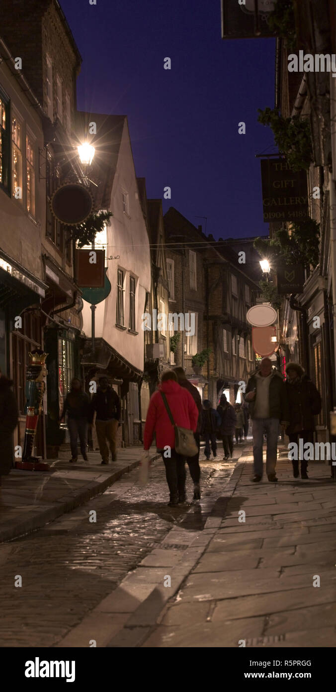 York uk night time hi-res stock photography and images - Alamy