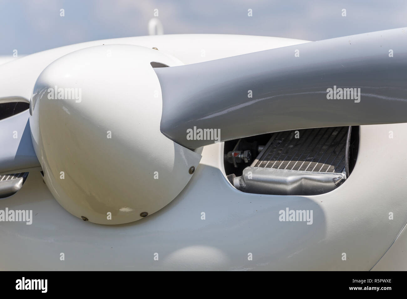Airplane radiator hi-res stock photography and images - Alamy