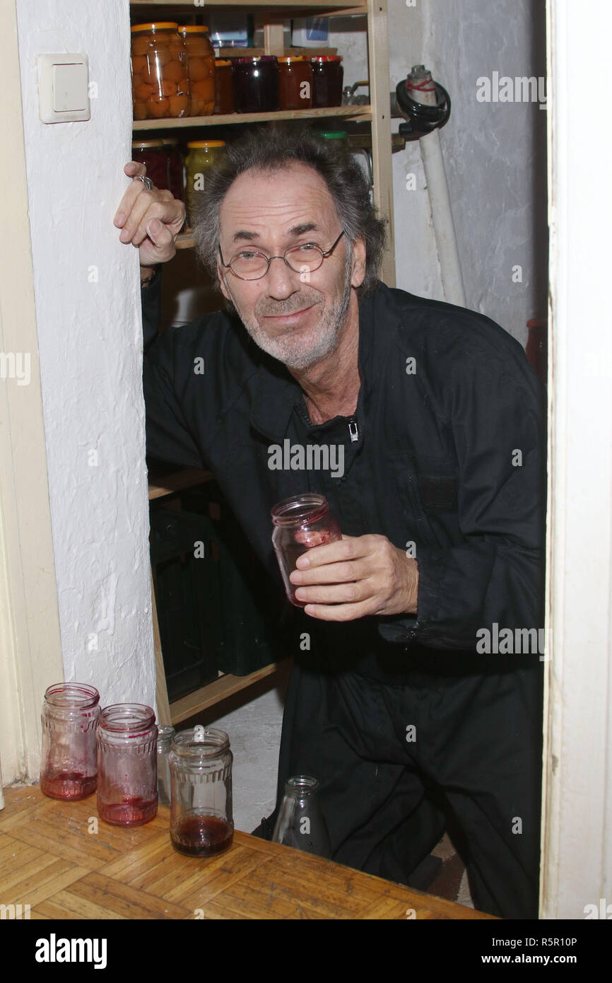 Hugo Egon Balder filming for german ARD tv-series Grossstadtrevier ...