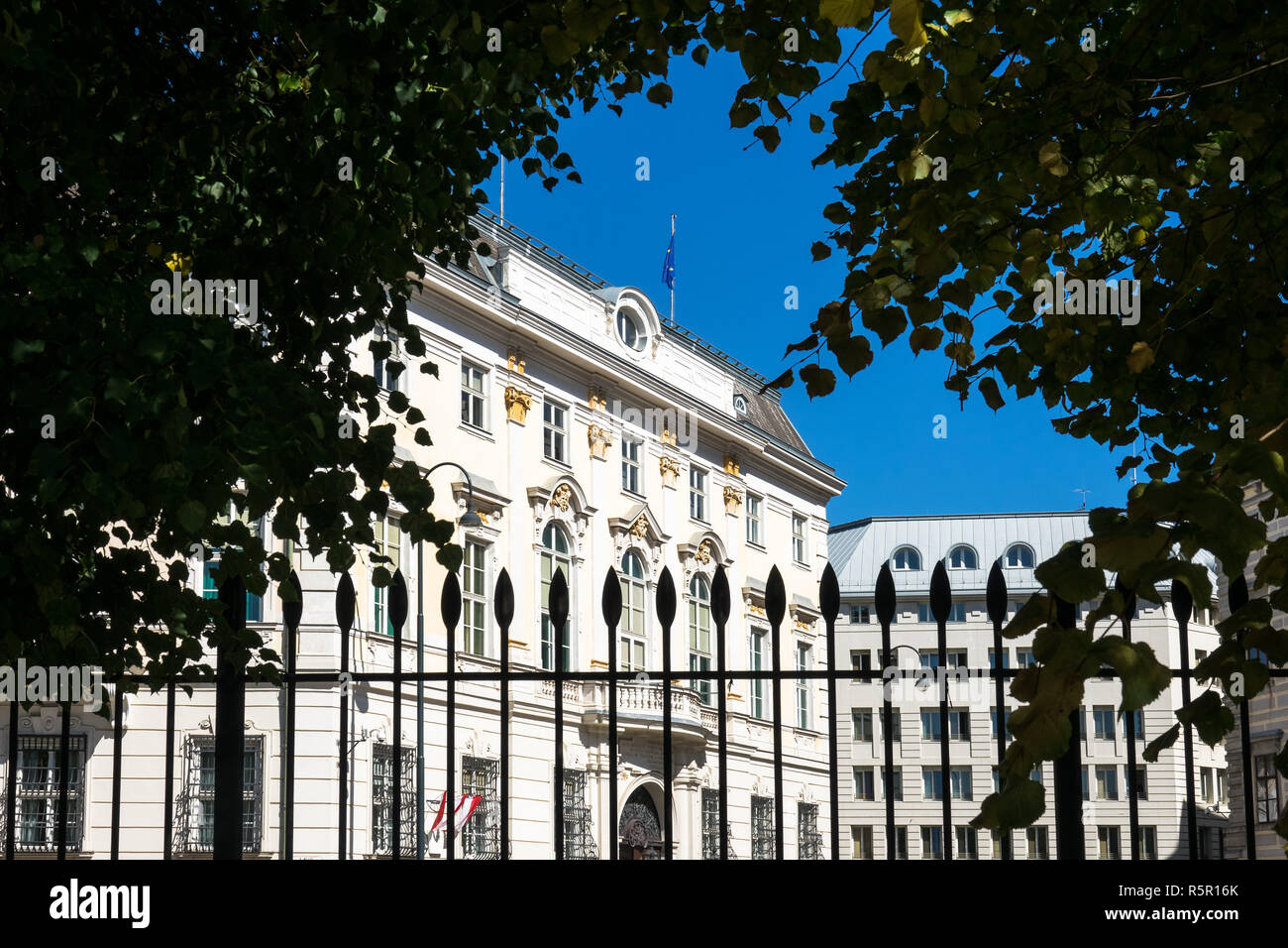 Federal chancellery vienna hi-res stock photography and images - Alamy