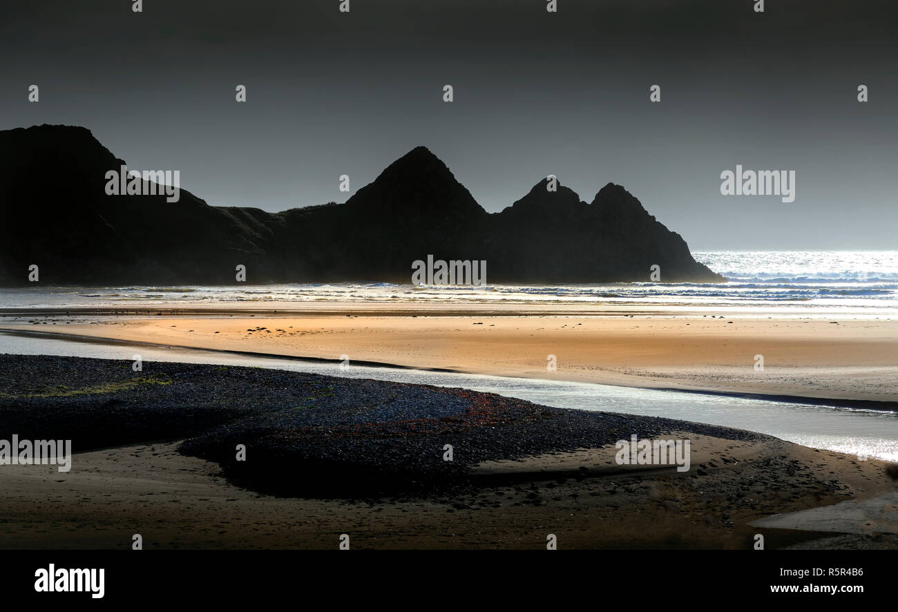 Grey cliffs hi-res stock photography and images - Alamy