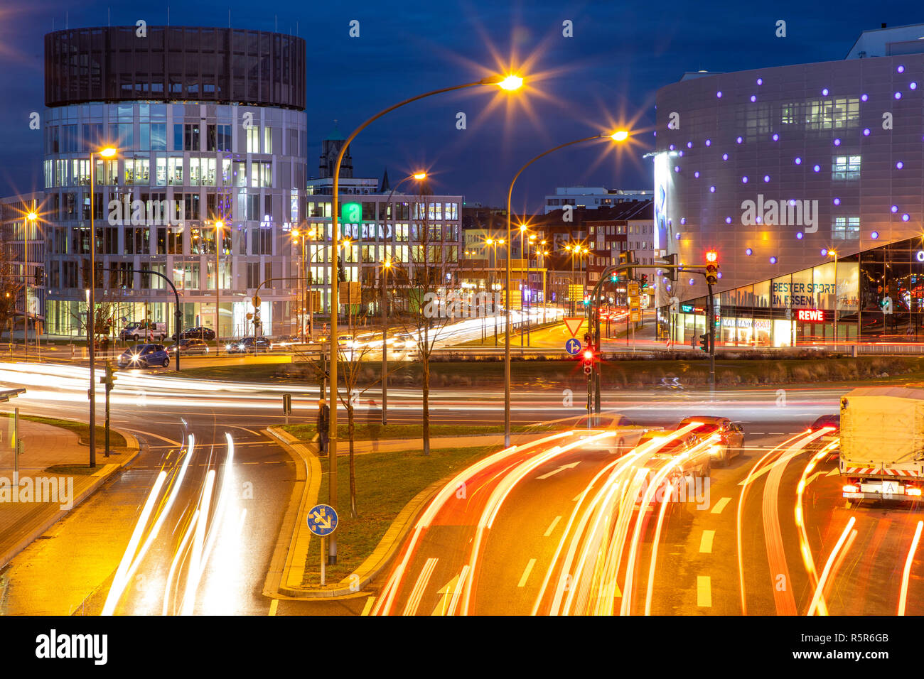 Intersection roundabout hi-res stock photography and images - Alamy