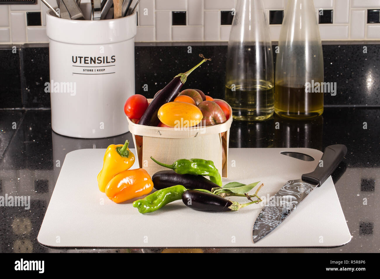 Cooks straight hi-res stock photography and images - Alamy