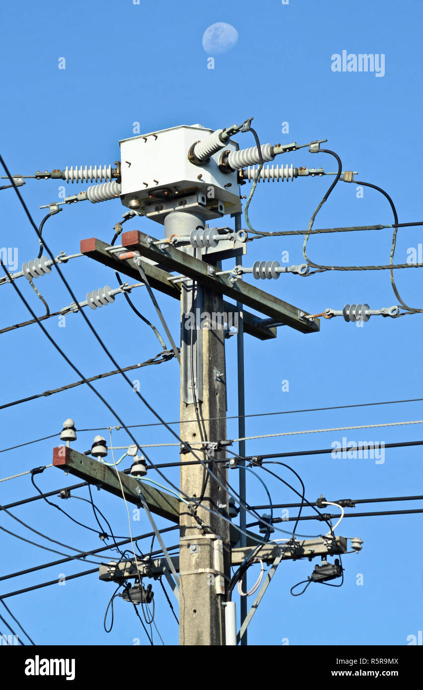 Concrete power pole and electric lines Stock Photo - Alamy