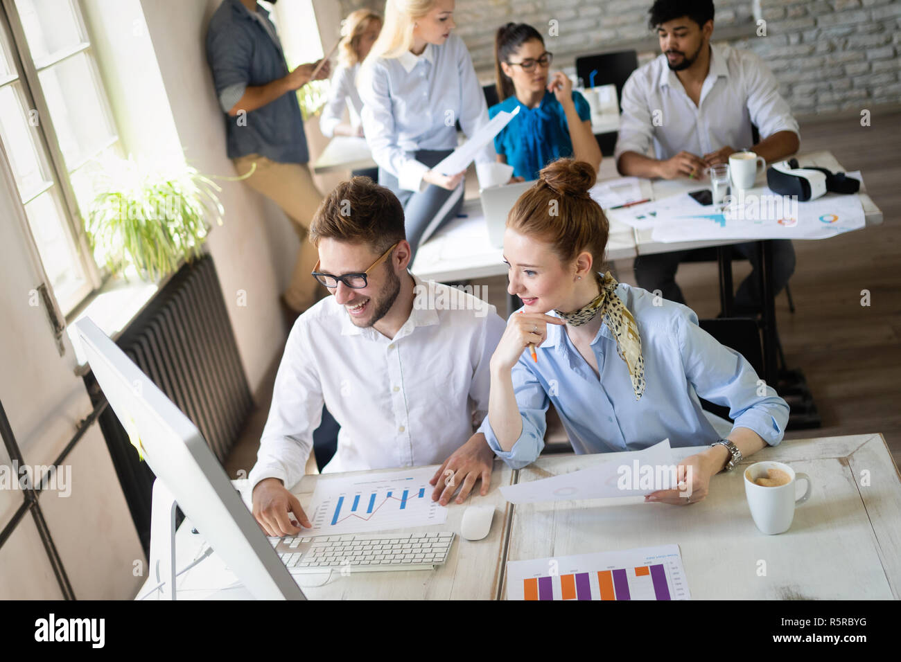 Teach people hi-res stock photography and images - Alamy