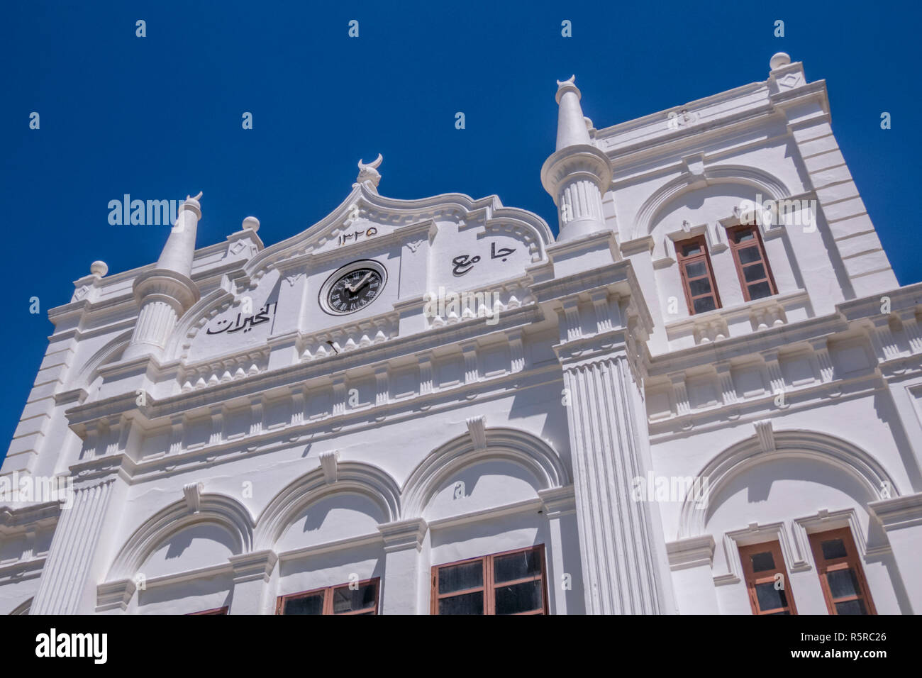 Meera white mosque in Galle, Sri Lanka Stock Photo - Alamy