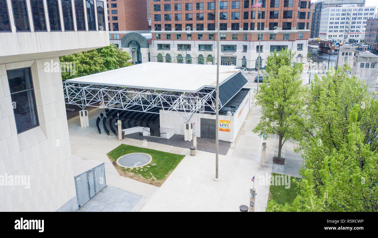 Center pavilion hi-res stock photography and images - Alamy