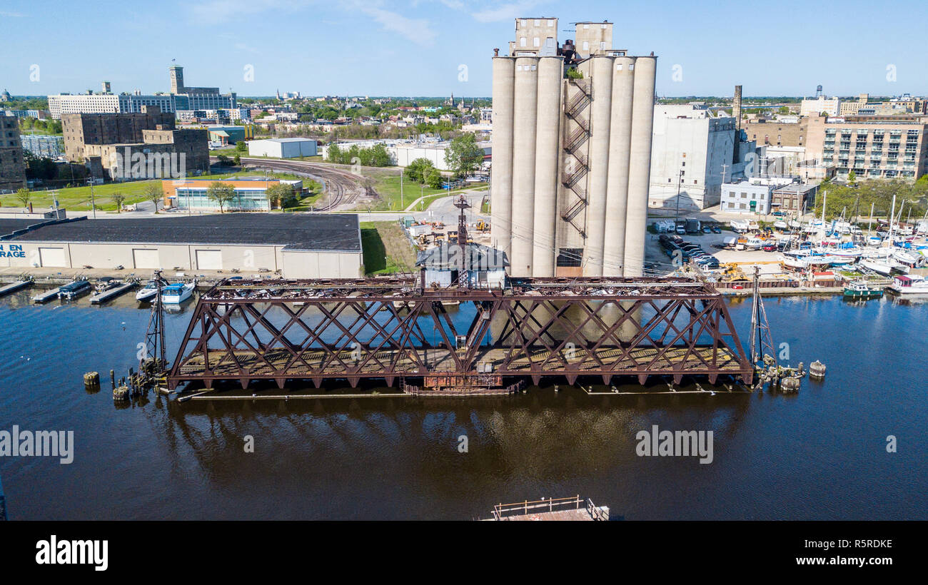 Bridge over river usa hi-res stock photography and images - Alamy