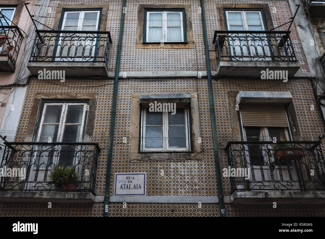 Lisbon old facade detail hi-res stock photography and images - Alamy