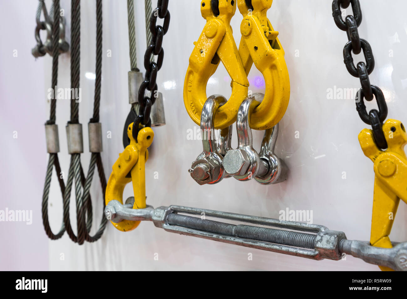hook , chain and steel wire set for crane Stock Photo - Alamy