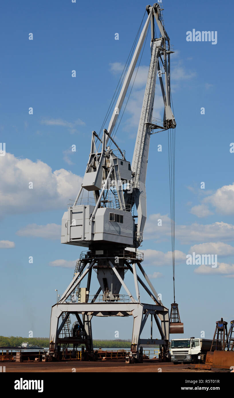Harbour mobile crane hi-res stock photography and images - Alamy