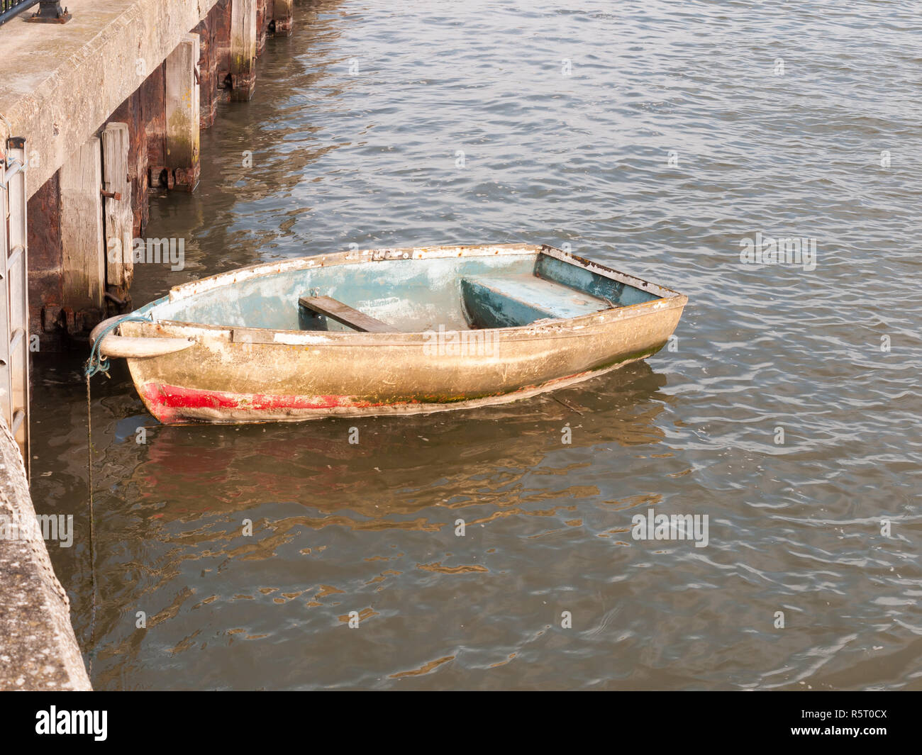 Reflection water scrap sea hi-res stock photography and images - Alamy