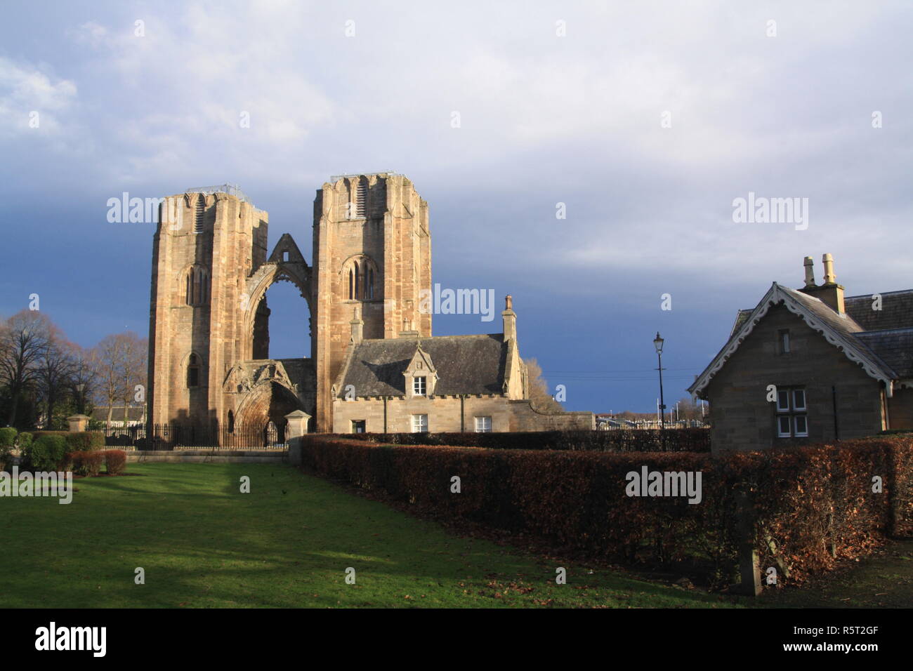Ruin medieval elgin cathedral hi-res stock photography and images - Alamy