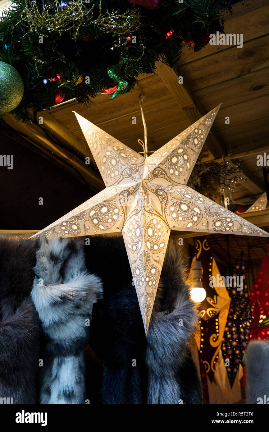Bath Christmas Market - illuminated star decorating market stall, Bath ...
