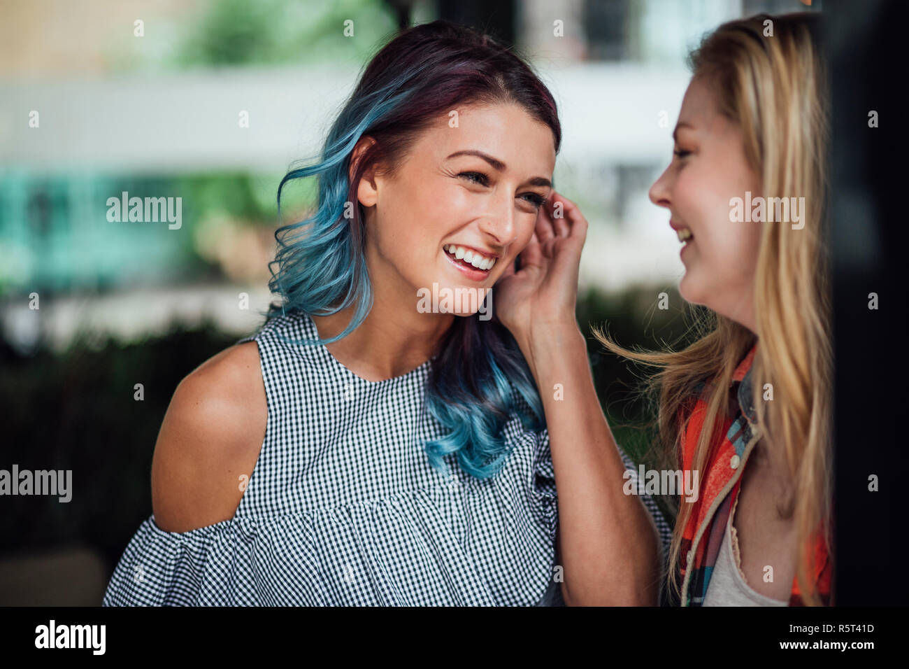 Networking event talking tea hi-res stock photography and images - Alamy