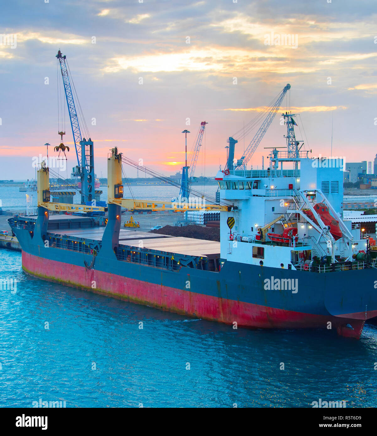 Cargo Port Italy High Resolution Stock Photography and Images - Alamy